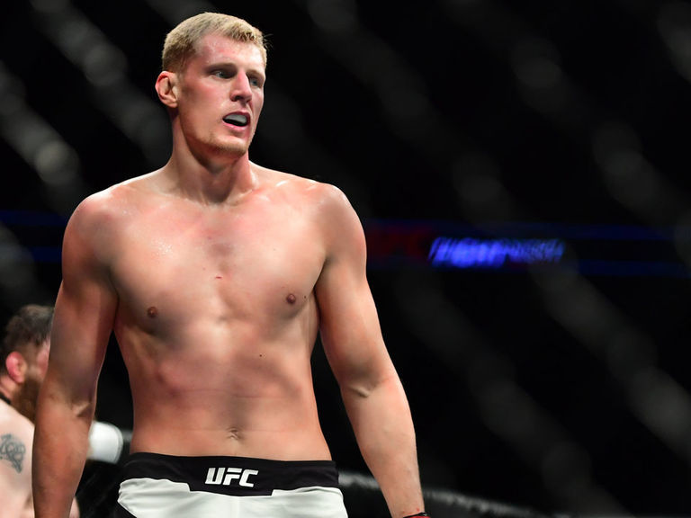 UFC Rotterdam predictions: Towering heavyweights take Holland ...