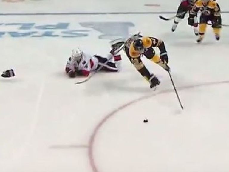 Watch: Bruins' Backes scores after Senators' Ryan blows tire | theScore.com