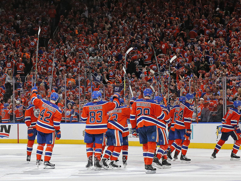 Ducks owners applaud Oilers crowd for singing of anthems ahead of Game ...