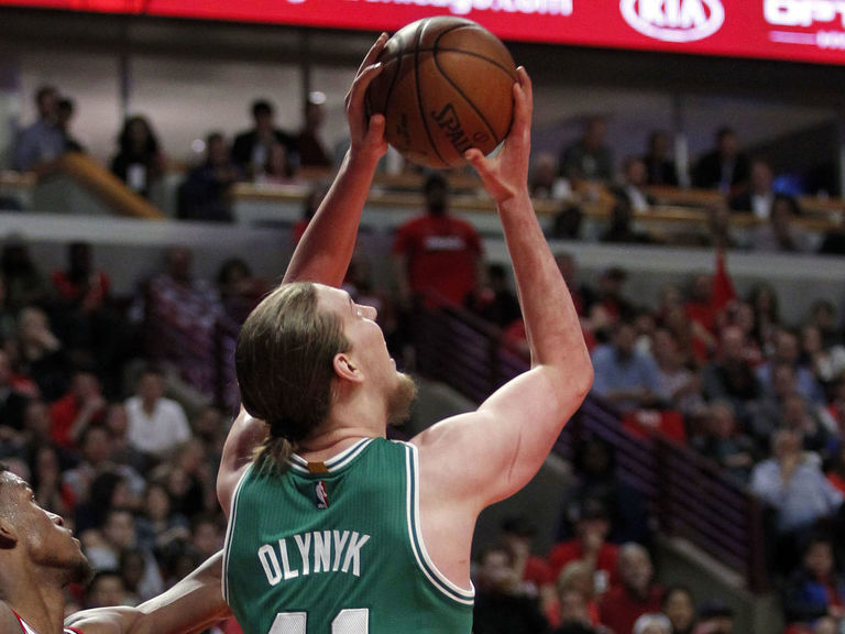 Watch: Olynyk bricks two-handed dunk | theScore.com