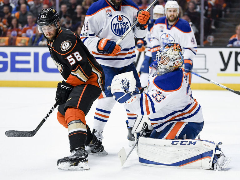 Talbot sets Oilers record for playoff saves in losing effort | theScore.com