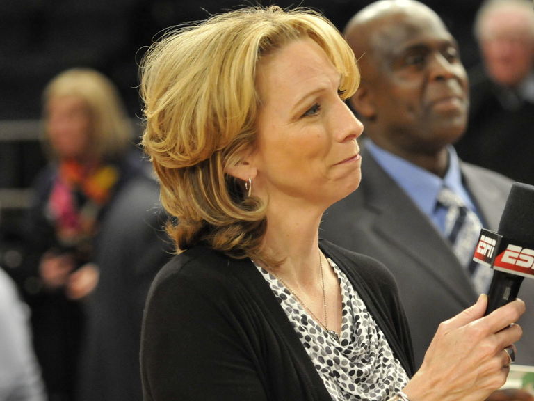 Beth Mowins becomes 1st woman to commentate NFL game in 30 years ...