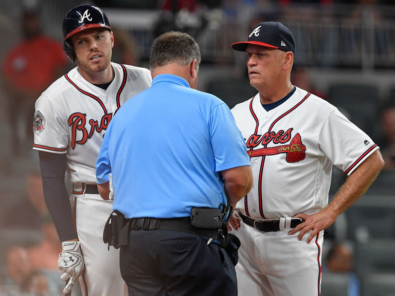 Freeman to undergo MRI after getting hit on hand by pitch | theScore.com