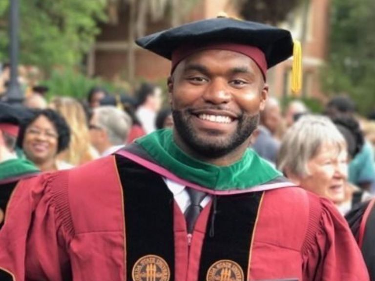Former NFL safety Myron Rolle graduates from medical school | theScore.com