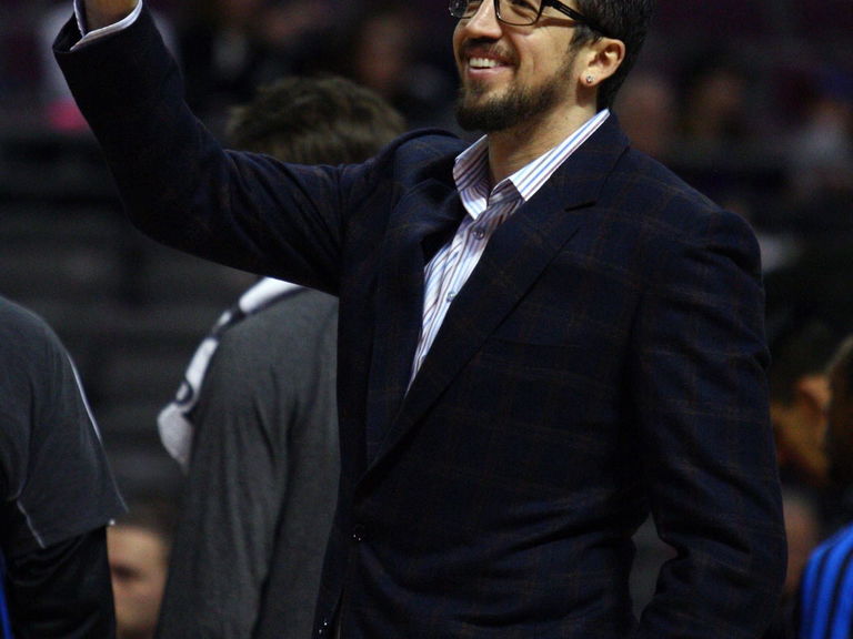 Magic officially waive Hedo Turkoglu | theScore.com