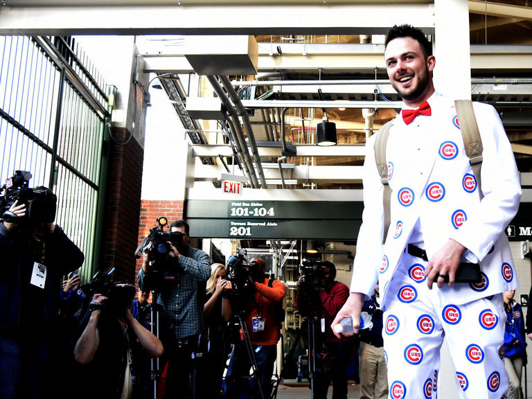 Look: Cubs players wear 'Anchorman' suits en route to L.A. | theScore.com