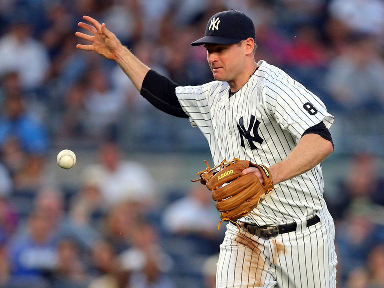Report: Yankees shopping for 3rd baseman | theScore.com