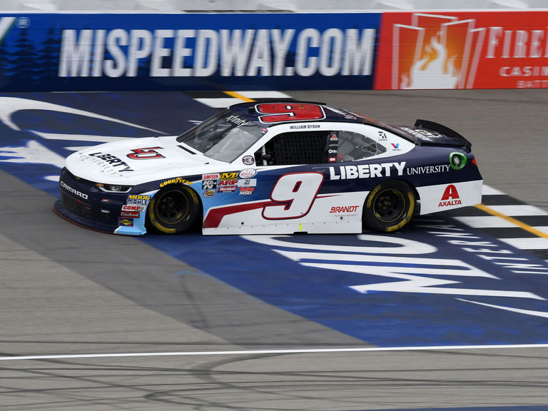 William Byron wins in Iowa for first Xfinity victory | theScore.com