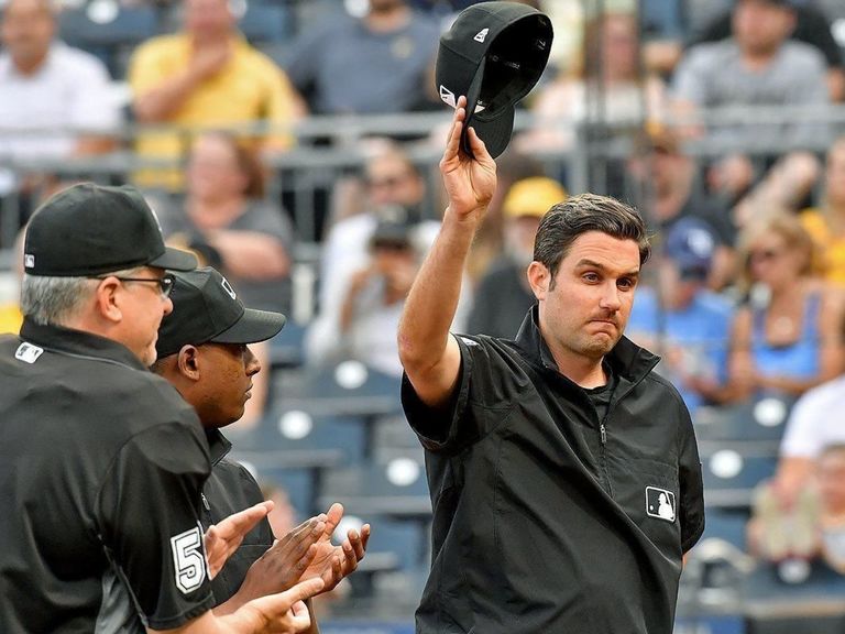 Watch: Pirates salute umpire Tumpane for heroic actions Wednesday ...