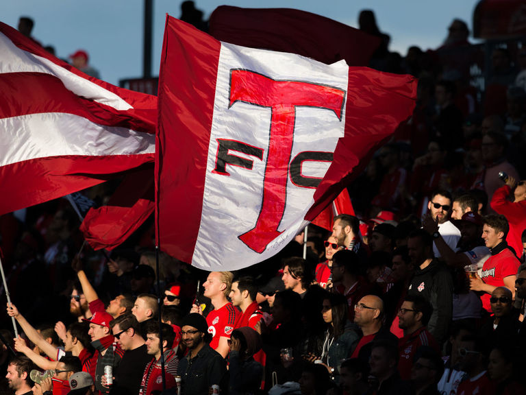 Look: Toronto FC supporters celebrate Shield passing with Drake ...