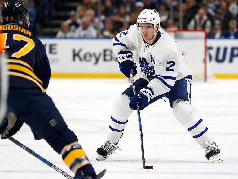 Penguins give Matt Hunwick $6.75M over 3 years | theScore.com