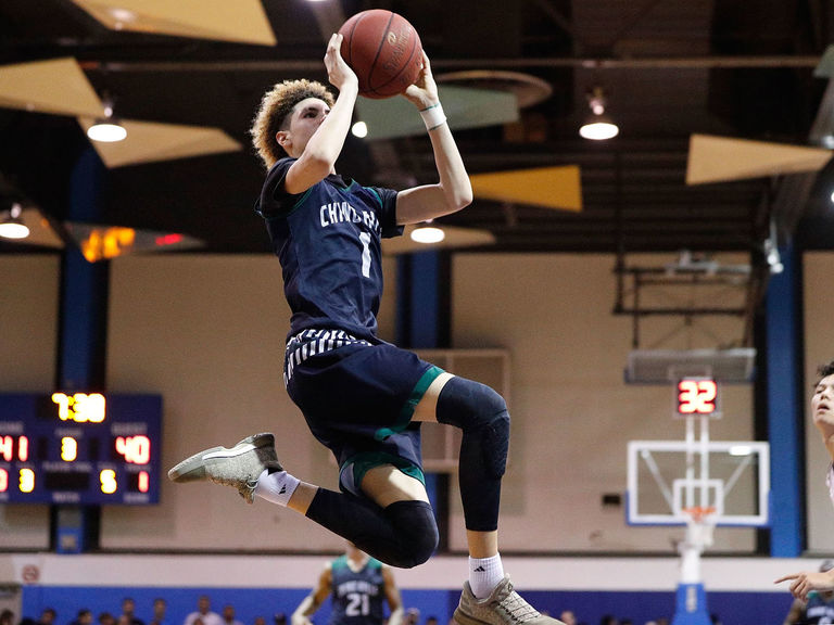 Watch: LaMelo Ball takes on Clipper Darrell in halftime shooting ...