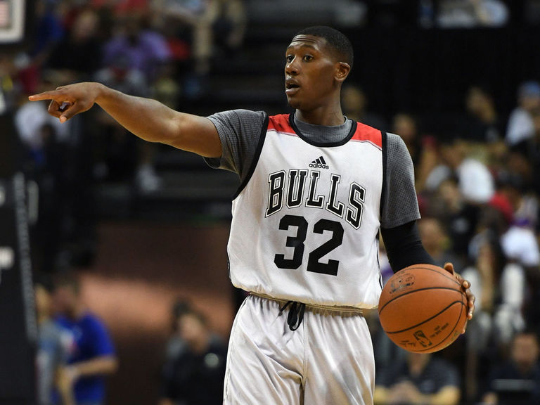 Bulls' Dunn to miss remainder of summer league with family issue ...