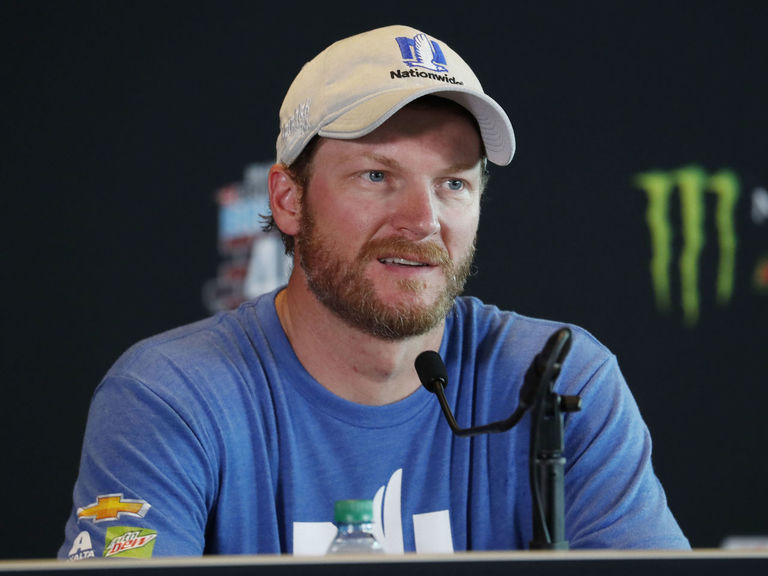 NASCAR's Earnhardt Jr. headed to NBC broadcast booth in 2018 | theScore.com