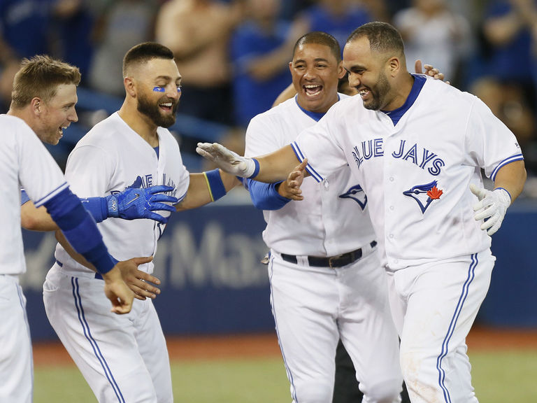 Watch: Blue Jays walk off Athletics on back-to-back bombs | theScore.com