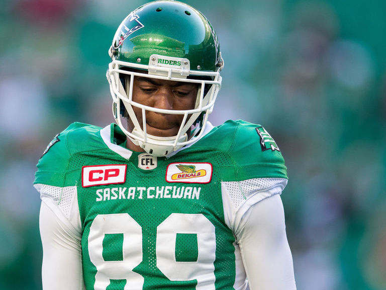 Watch: Duron Carter makes one-handed, backhand TD catch | theScore.com