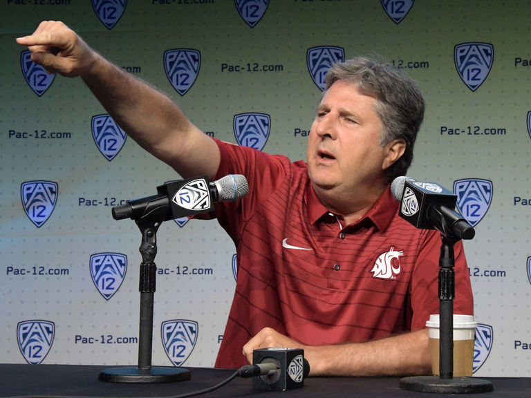Mike Leach goes off on College Football Playoff format | theScore.com