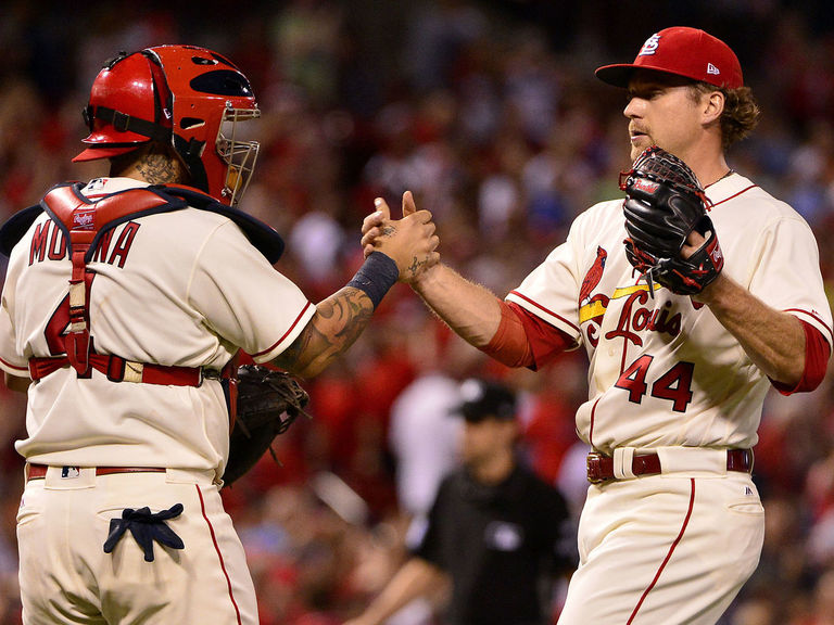 Cardinals win 8th in a row to pull even with Cubs | theScore.com