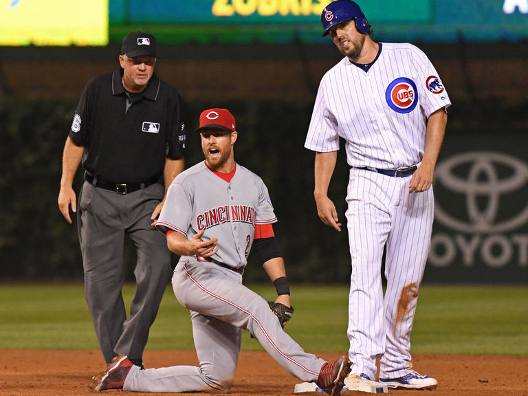 Watch: Cubs' Lackey grabs 1st career stolen base at age 38 | theScore.com