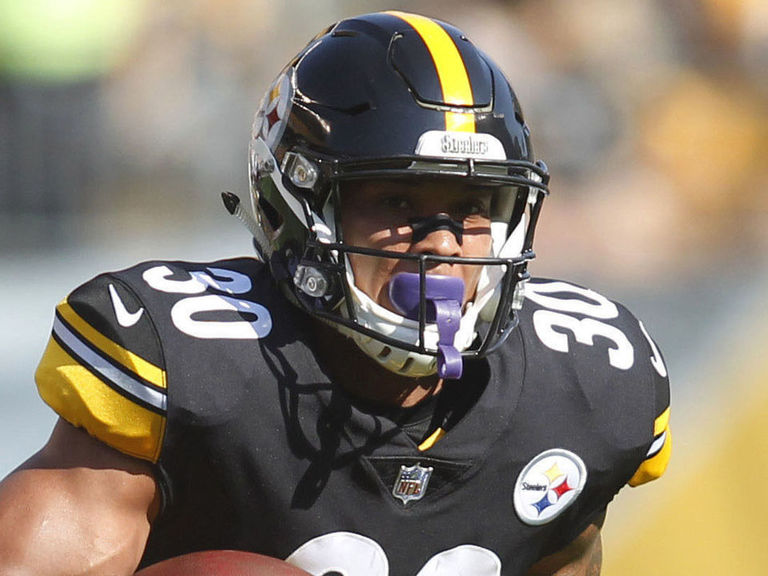 Rookie Conner thrives in Bell's absence against Falcons | theScore.com