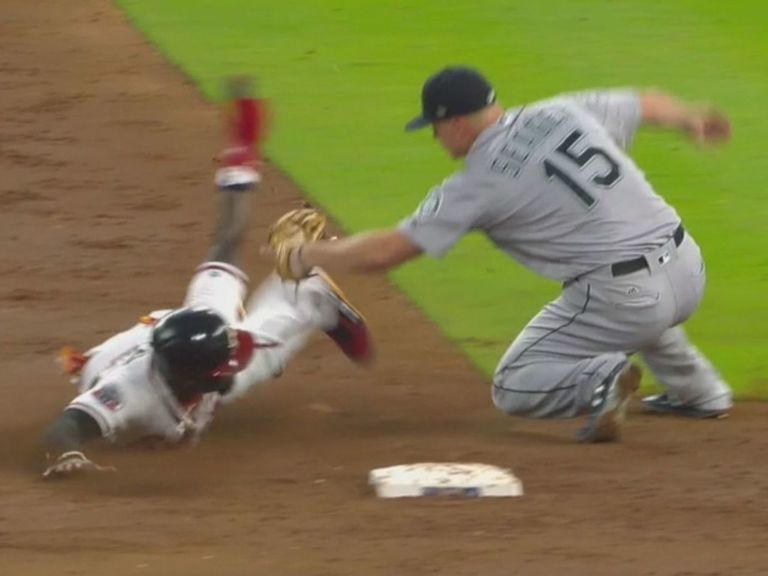 Watch: Braves' Phillips steals base with perfect swim slide | theScore.com