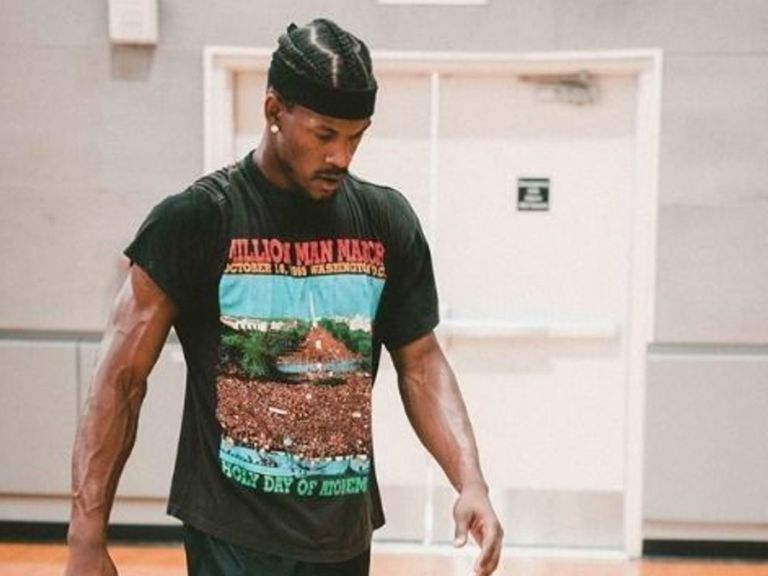 Butler shows off new 'do, new physique | theScore.com