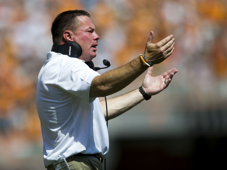 3 reasons why Tennessee hasn't fired Butch Jones yet | theScore.com