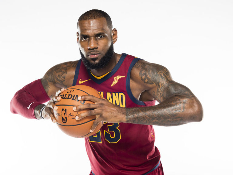 Lue sees LeBron getting younger: 'I call him Benjamin Button ...