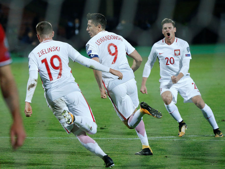 Watch: Lewandowski tops Poland's all-time scoring charts with 6-yard ...