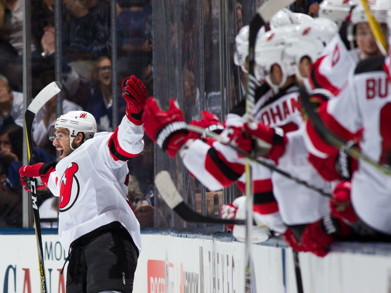 Watch: Devils catch Leafs off guard with rare 3-on-5 goal | theScore.com