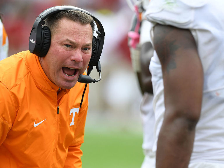 Tennessee's Jones condemns player who flipped off Alabama fans ...
