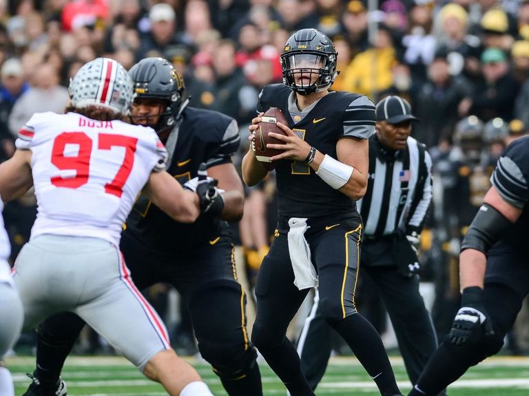 Iowa stuns No. 6 Ohio State in blowout victory | theScore.com