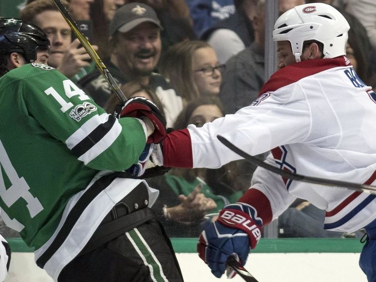 Watch: Benn brothers get physical as parents look on | theScore.com