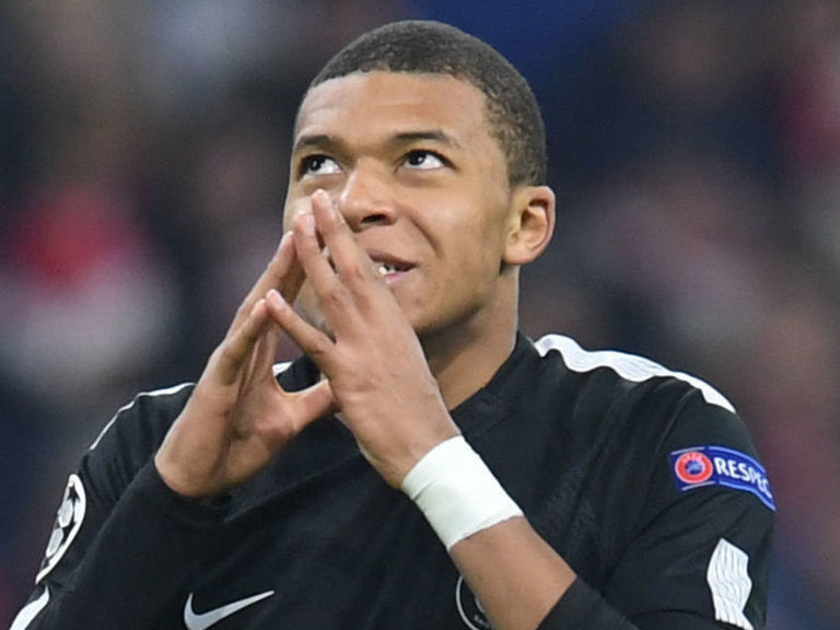 By the numbers: Continental heavyweights earn knockout spots | theScore.com