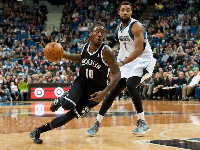 Nets announce PG Tyshawn Taylor traded to Pelicans | theScore.com