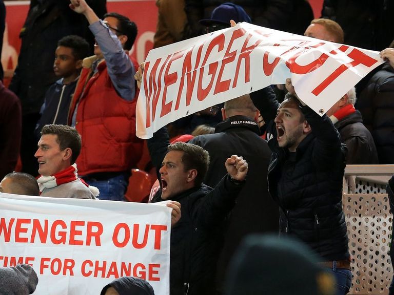 The best 'Wenger Out' cameos of 2017 | theScore.com