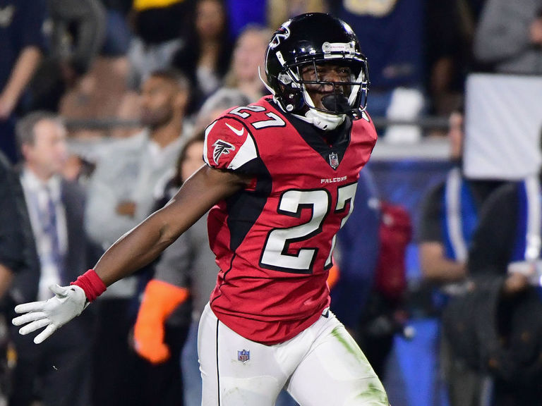 Falcons edge Rams in wild-card game, advance to play Eagles | theScore.com