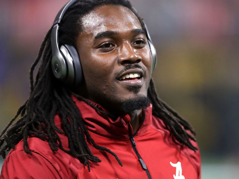 Watch: Alabama's Scarbrough yells 'F--- Trump' ahead of CFP ...