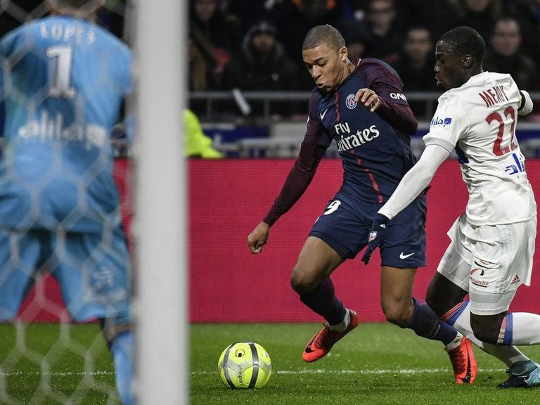 Mbappe stretchered off after violent collision vs. Lyon | theScore.com