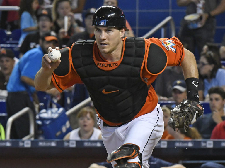 Report: At least 12 teams have asked Marlins about Realmuto | theScore.com