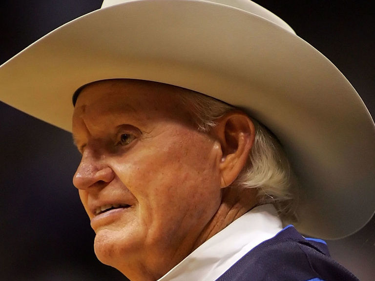 Mavericks founding owner Carter dies | theScore.com
