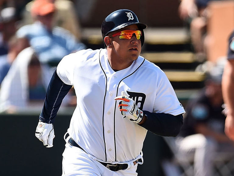 Miggy leaves game with hip flexor tightness | theScore.com