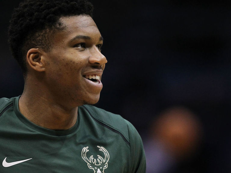 Giannis cleared to return vs. Spurs | theScore.com