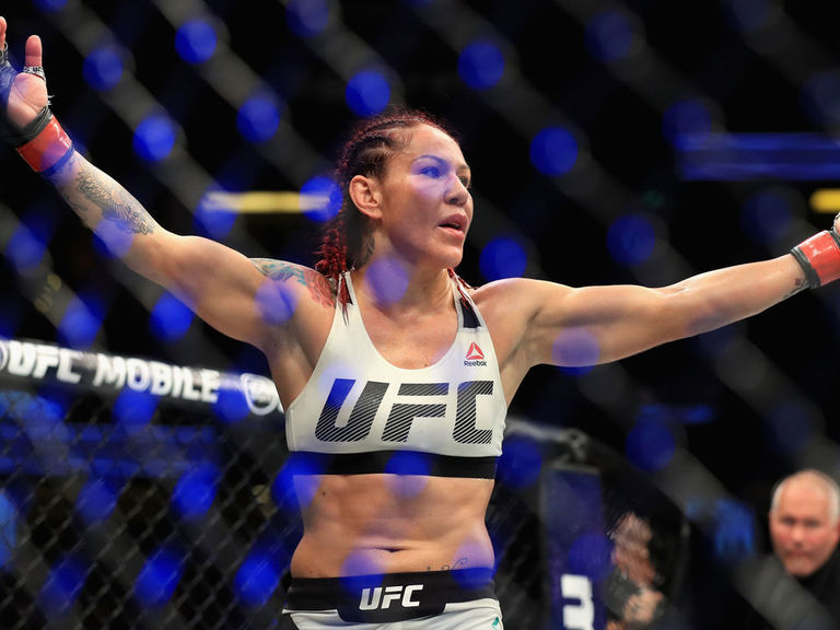 Cyborg won't sign new deal before UFC contract expires | theScore.com