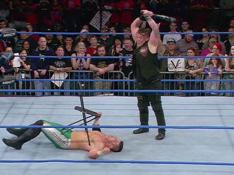 Wrestler suffers serious facial injuries after taking bat to face on ...