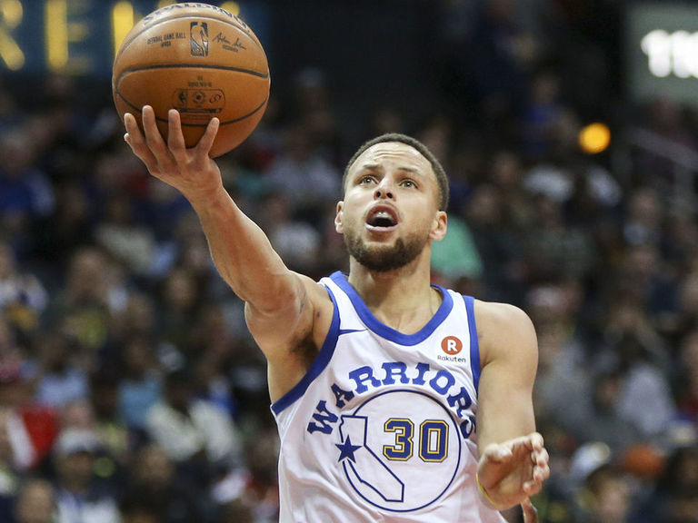 Curry becomes 1st player to make 200 3-pointers in 6 straight seasons ...
