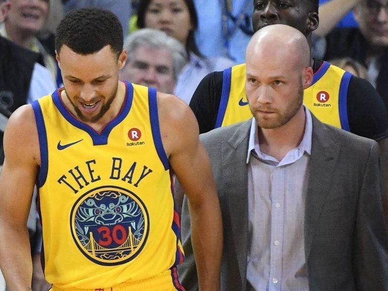 Curry suffers MCL sprain in 1st game back from ankle injury | theScore.com