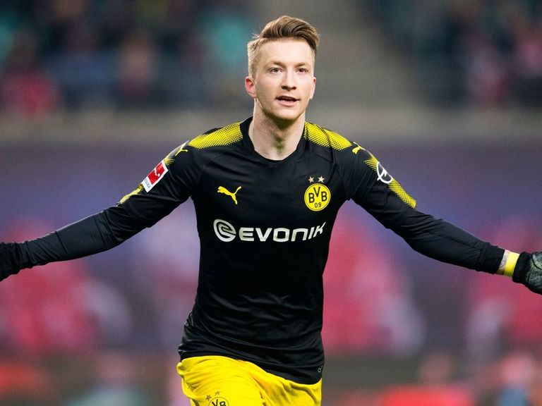 Dortmund's Reus signs extension until 2023 | theScore.com