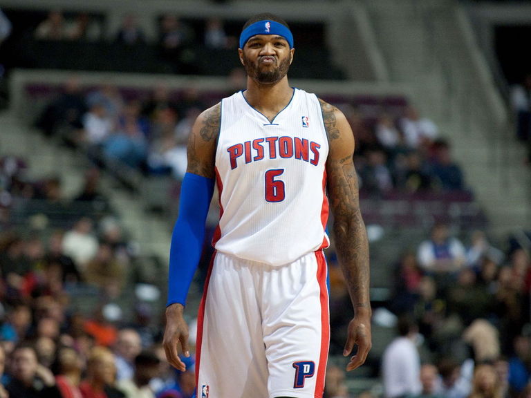 GIF: Josh Smith's turnaround fadeaway off top of backboard | theScore.com