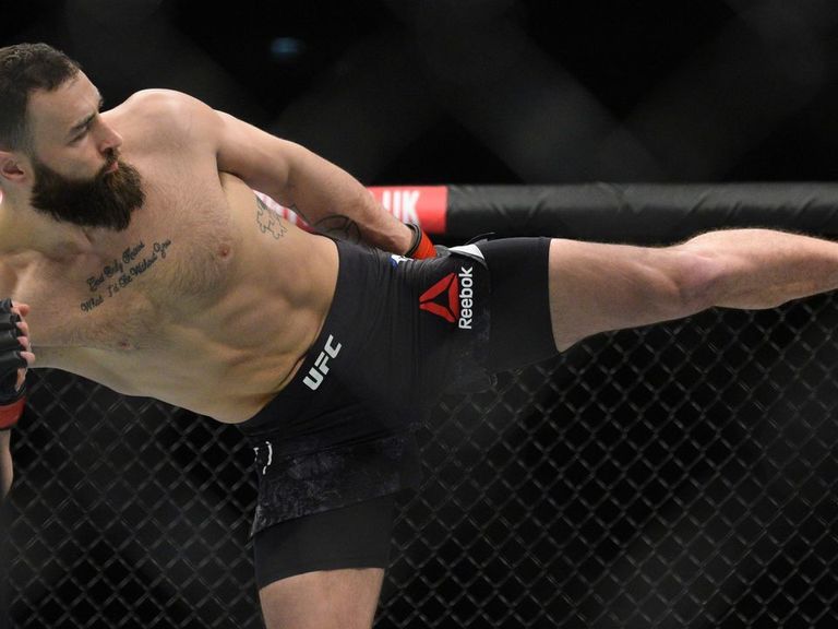 Craig leads UFC London bonuses with miracle submission win | theScore.com